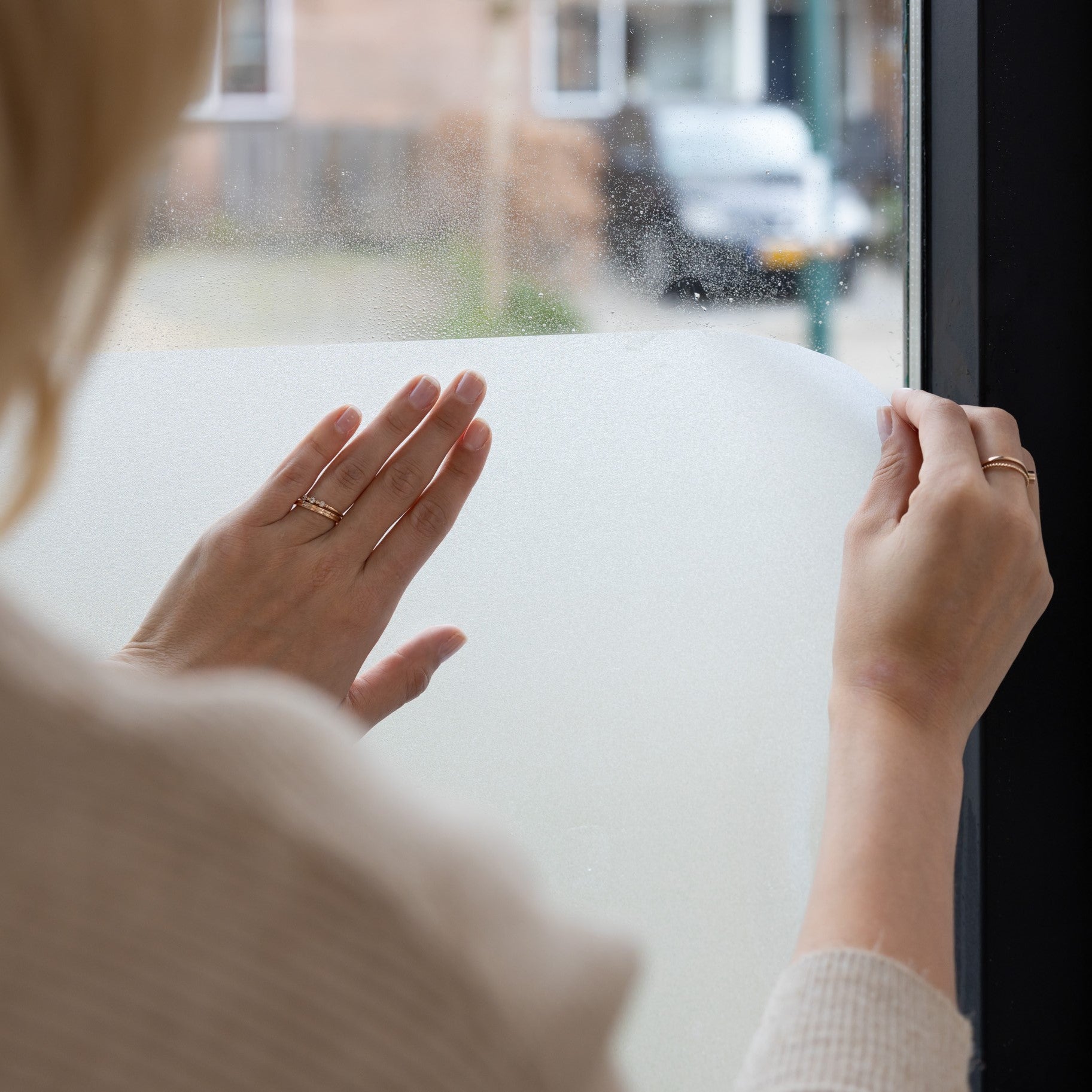 Raamfolie kopen? De beste plakfolie voor op je raam | Simple Fix